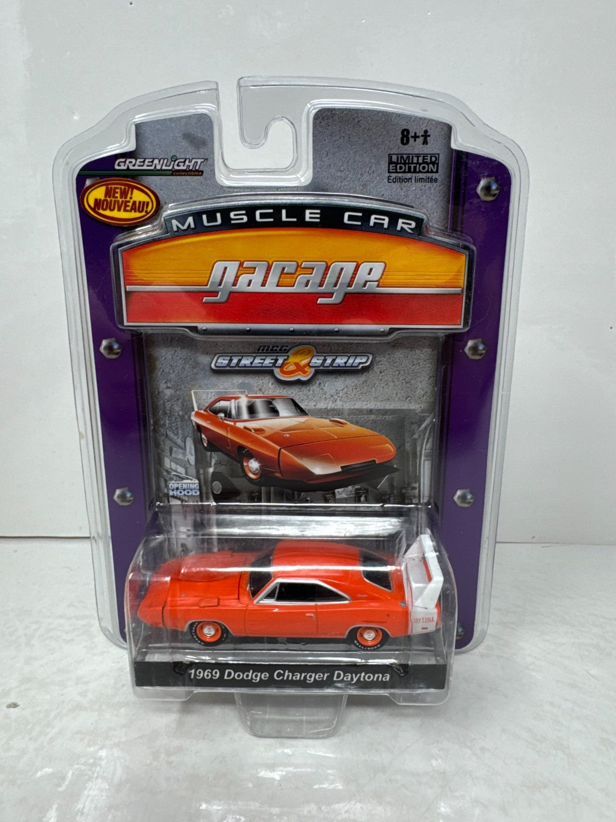 Greenlight Muscle Car Garage 1969 Dodge Charger Daytona 1:64 Diecast ...